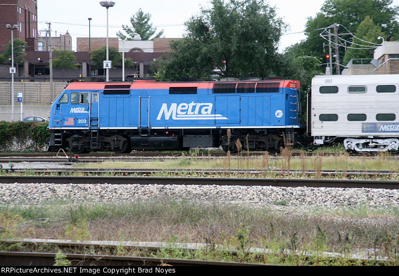 Metra 203